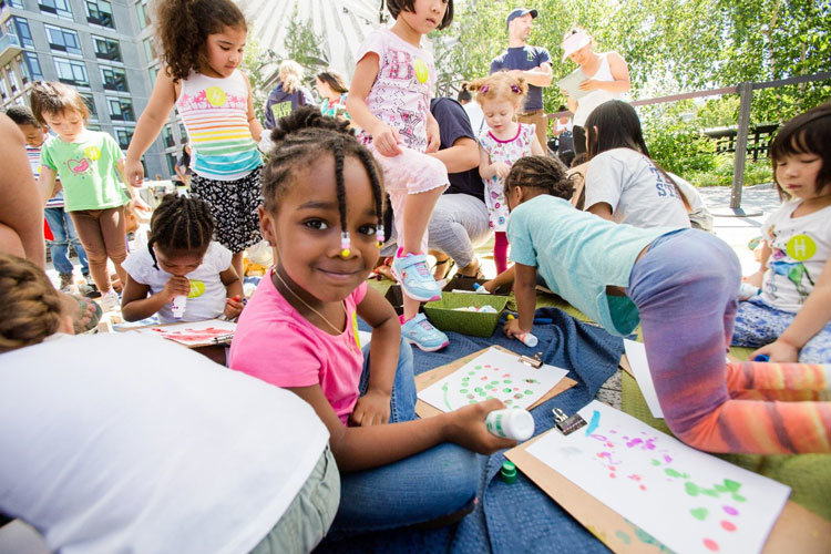 Families on the Line: Interactive Performances | The High Line