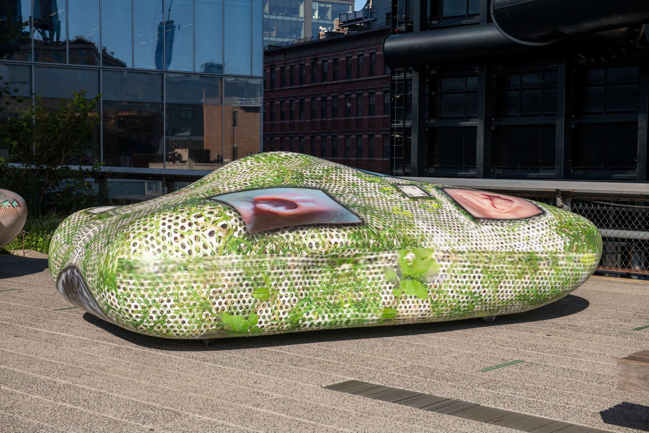 car-grass-screen-2 and car-body-screen-2 | The High Line